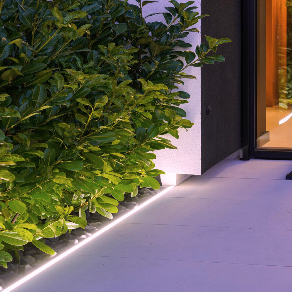 Wegbeleuchtung LED Leiste RGB IP68 - Lichtdekor.de